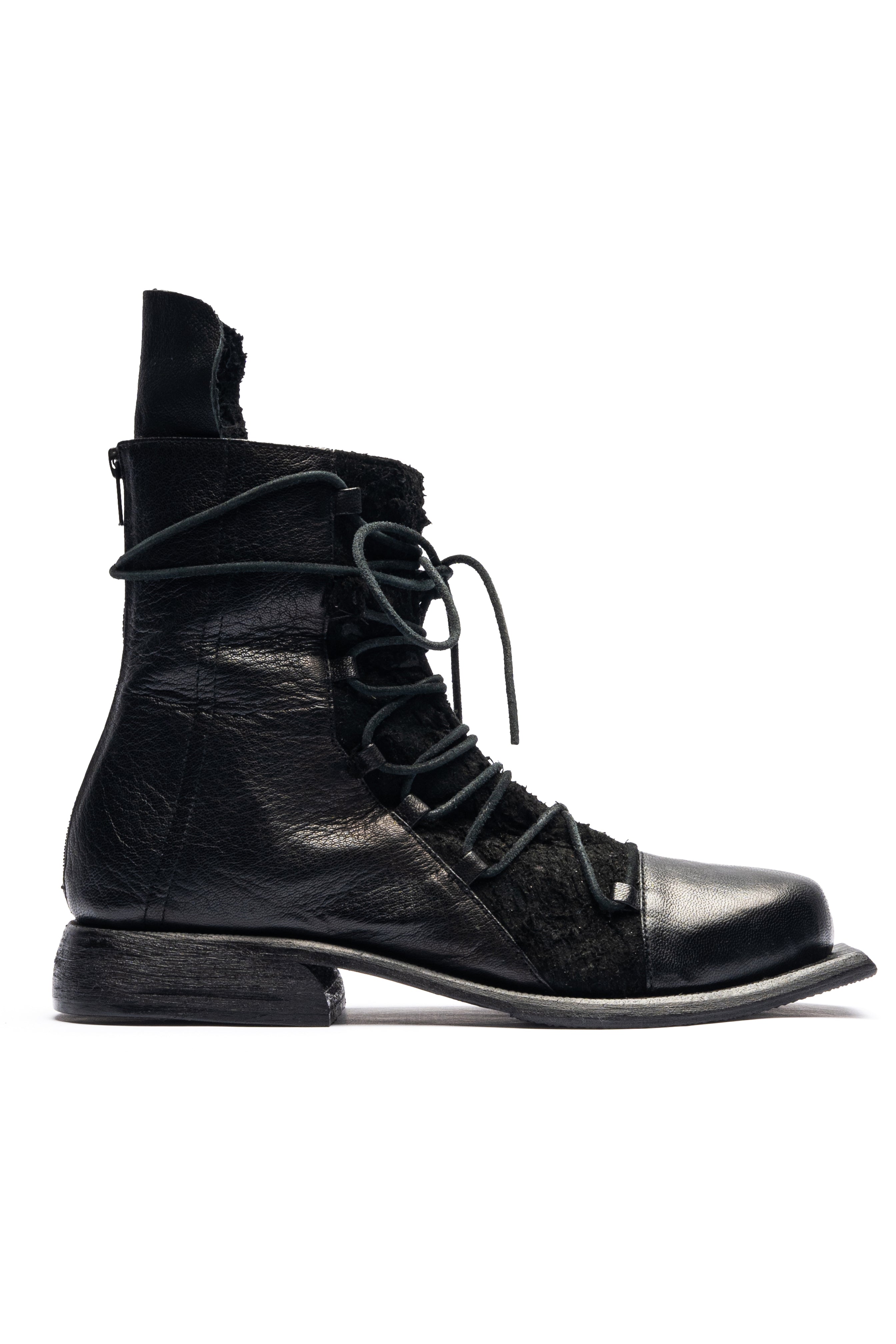 Oscar Boots – Mark Baigent
